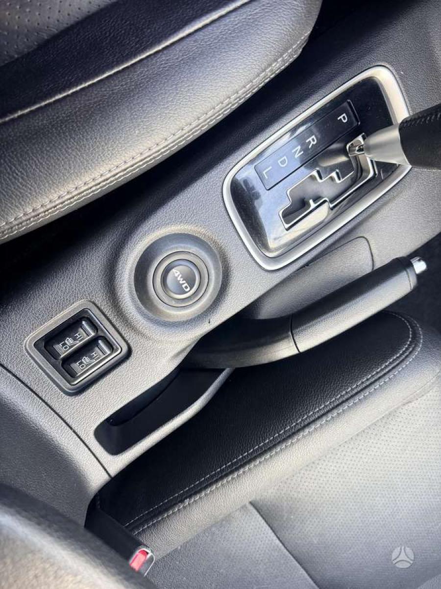 Grey Mitsubishi Outlander 2014 in Ukmerge, with an engine capacity of 2.27 L and mileage of 270 thousand km for 7350 €, photo 10 on AUTOMOTO.COM.LV