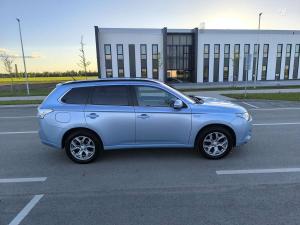 Grey Mitsubishi Outlander 2014 in Marijampole, with an engine capacity of 2.00 L and mileage of 289 thousand km for 6200 €, photo 7 on AUTOMOTO.COM.LV