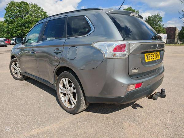 Grey Mitsubishi Outlander 2014 in Kaunas, with an engine capacity of 2.27 L and mileage of 153 thousand km for 2900 €, photo 8 on AUTOMOTO.COM.LV