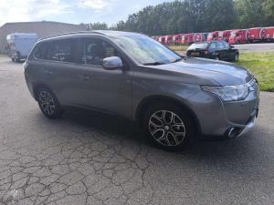 Pelēks Mitsubishi Outlander 2014 Marijampole, ar dzinēja tilpumu 2.27 L un nobraukumu 211 tūkst. km par 7900 €, foto 4 vietnē AUTOMOTO.COM.LV