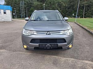 Pelēks Mitsubishi Outlander 2014 Alīta, ar dzinēja tilpumu 2.20 L un nobraukumu 250 tūkst. km par 6500 €, foto 4 vietnē AUTOMOTO.COM.LV