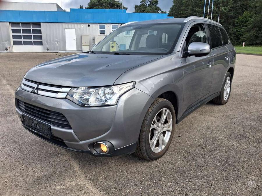 Pelēks Mitsubishi Outlander 2014 Alīta, ar dzinēja tilpumu 2.20 L un nobraukumu 250 tūkst. km par 6500 €, foto 6 vietnē AUTOMOTO.COM.LV