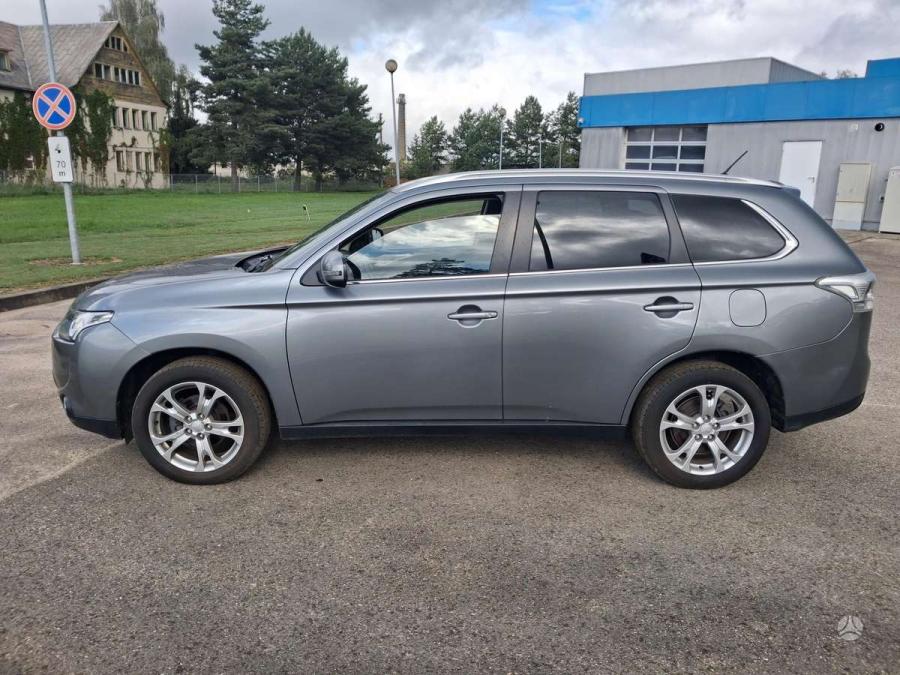 Pelēks Mitsubishi Outlander 2014 Alīta, ar dzinēja tilpumu 2.20 L un nobraukumu 250 tūkst. km par 6500 €, foto 7 vietnē AUTOMOTO.COM.LV