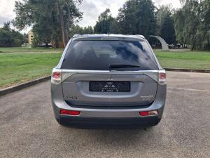 Pelēks Mitsubishi Outlander 2014 Alīta, ar dzinēja tilpumu 2.20 L un nobraukumu 250 tūkst. km par 6500 €, foto 9 vietnē AUTOMOTO.COM.LV