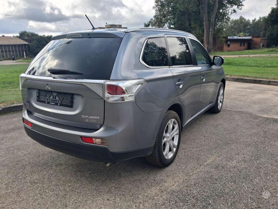 Pelēks Mitsubishi Outlander 2014 Alīta, ar dzinēja tilpumu 2.20 L un nobraukumu 250 tūkst. km par 6500 €, foto 10 vietnē AUTOMOTO.COM.LV