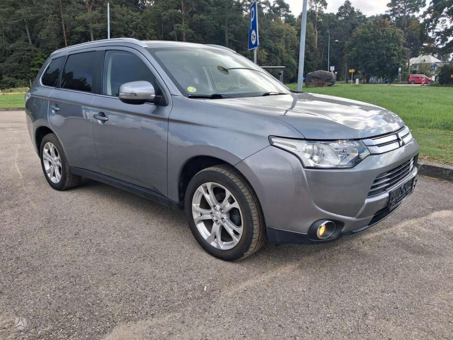 Pelēks Mitsubishi Outlander 2014 Alīta, ar dzinēja tilpumu 2.20 L un nobraukumu 250 tūkst. km par 6500 €, foto 12 vietnē AUTOMOTO.COM.LV