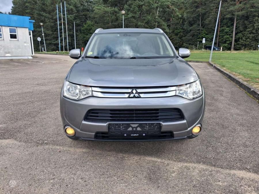Pelēks Mitsubishi Outlander 2014 Alīta, ar dzinēja tilpumu 2.20 L un nobraukumu 250 tūkst. km par 6500 €, foto 13 vietnē AUTOMOTO.COM.LV