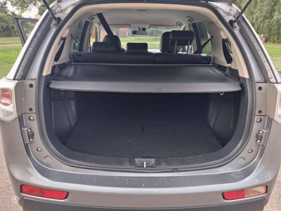 Pelēks Mitsubishi Outlander 2014 Alīta, ar dzinēja tilpumu 2.20 L un nobraukumu 250 tūkst. km par 6500 €, foto 17 vietnē AUTOMOTO.COM.LV