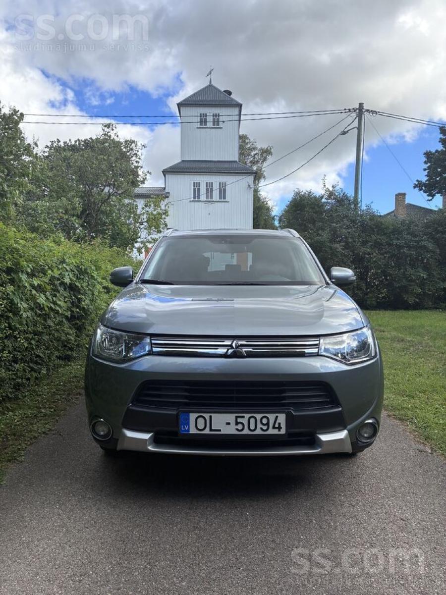Pelēks Mitsubishi Outlander 2014 Liepāja, ar dzinēja tilpumu 2.00 L un nobraukumu 216 tūkst. km par 9000 €, foto 1 vietnē AUTOMOTO.COM.LV