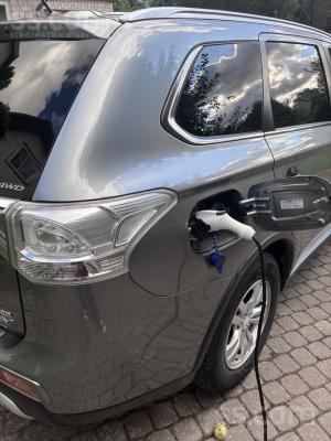 Pelēks Mitsubishi Outlander 2014 Liepāja, ar dzinēja tilpumu 2.00 L un nobraukumu 216 tūkst. km par 9000 €, foto 7 vietnē AUTOMOTO.COM.LV