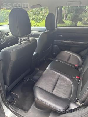 Pelēks Mitsubishi Outlander 2014 Liepāja, ar dzinēja tilpumu 2.00 L un nobraukumu 216 tūkst. km par 9000 €, foto 8 vietnē AUTOMOTO.COM.LV