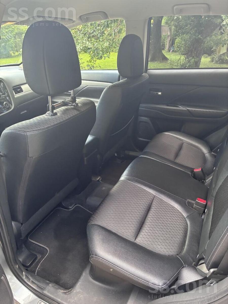 Pelēks Mitsubishi Outlander 2014 Liepāja, ar dzinēja tilpumu 2.00 L un nobraukumu 216 tūkst. km par 9000 €, foto 8 vietnē AUTOMOTO.COM.LV