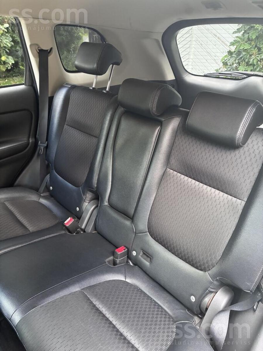 Pelēks Mitsubishi Outlander 2014 Liepāja, ar dzinēja tilpumu 2.00 L un nobraukumu 216 tūkst. km par 9000 €, foto 9 vietnē AUTOMOTO.COM.LV