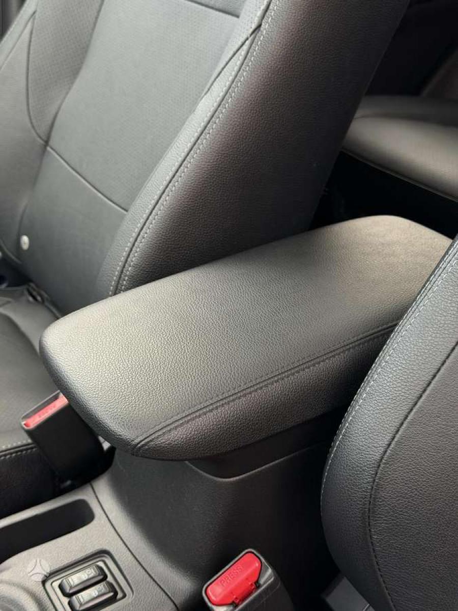 Grey Mitsubishi Outlander 2014 in Vilnius, with an engine capacity of 2.00 L and mileage of 118 thousand km for 11900 €, photo 15 on AUTOMOTO.COM.LV