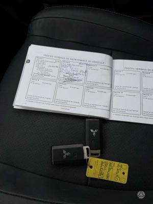 Grey Mitsubishi Outlander 2014 in Vilnius, with an engine capacity of 2.00 L and mileage of 118 thousand km for 11900 €, photo 25 on AUTOMOTO.COM.LV
