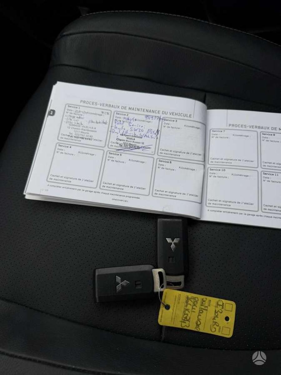 Grey Mitsubishi Outlander 2014 in Vilnius, with an engine capacity of 2.00 L and mileage of 118 thousand km for 11900 €, photo 25 on AUTOMOTO.COM.LV