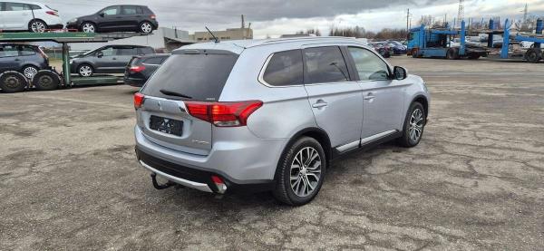 Grey Mitsubishi Outlander 2015 in Marijampole, with an engine capacity of 2.30 L and mileage of 266 thousand km for 8450 €, photo 5 on AUTOMOTO.COM.LV