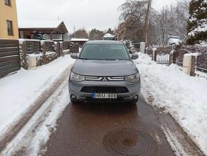 Pelēks Mitsubishi Outlander 2015 Viļņa, ar dzinēja tilpumu 2.40 L un nobraukumu 104 tūkst. km par 7300 €, foto 3 vietnē AUTOMOTO.COM.LV