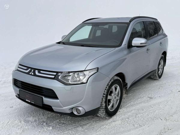 Pelēks Mitsubishi Outlander 2015 Viļņa, ar dzinēja tilpumu 2.00 L un nobraukumu 204 tūkst. km par 8800 €, foto 1 vietnē AUTOMOTO.COM.LV