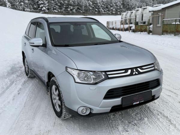 Pelēks Mitsubishi Outlander 2015 Viļņa, ar dzinēja tilpumu 2.00 L un nobraukumu 204 tūkst. km par 8800 €, foto 4 vietnē AUTOMOTO.COM.LV