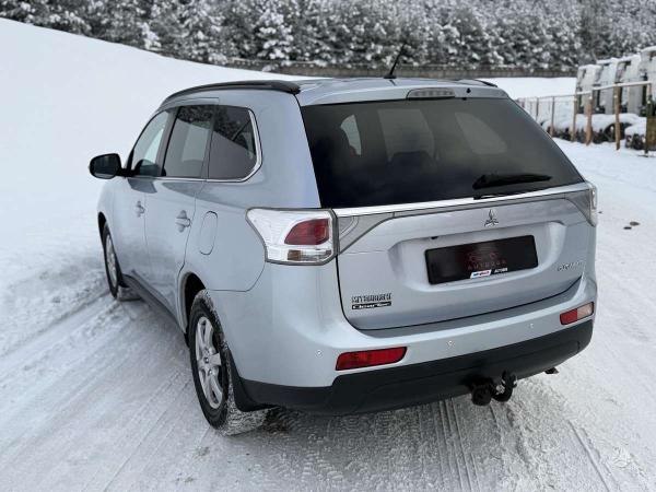 Pelēks Mitsubishi Outlander 2015 Viļņa, ar dzinēja tilpumu 2.00 L un nobraukumu 204 tūkst. km par 8800 €, foto 7 vietnē AUTOMOTO.COM.LV