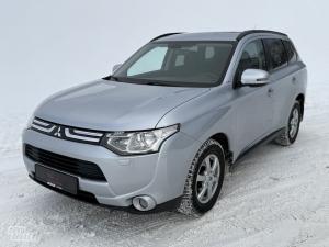 Pelēks Mitsubishi Outlander 2015 Viļņa, ar dzinēja tilpumu 2.00 L un nobraukumu 204 tūkst. km par 8800 €, foto  vietnē AUTOMOTO.COM.LV