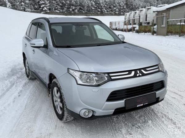 Pelēks Mitsubishi Outlander 2015 Viļņa, ar dzinēja tilpumu 2.00 L un nobraukumu 204 tūkst. km par 8800 €, foto 4 vietnē AUTOMOTO.COM.LV