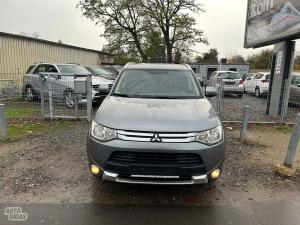 Grey Mitsubishi Outlander 2015 in Panevezys, with an engine capacity of 2.30 L and mileage of 238 thousand km for 4900 €, photo 2 on AUTOMOTO.COM.LV