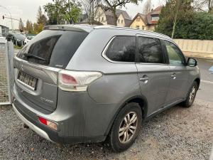 Grey Mitsubishi Outlander 2015 in Panevezys, with an engine capacity of 2.30 L and mileage of 238 thousand km for 4900 €, photo 5 on AUTOMOTO.COM.LV