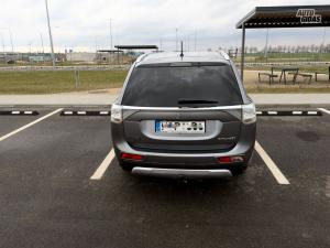 Grey Mitsubishi Outlander 2015 in Marijampole, with an engine capacity of 2.00 L and mileage of 293 thousand km for 9500 €, photo 5 on AUTOMOTO.COM.LV