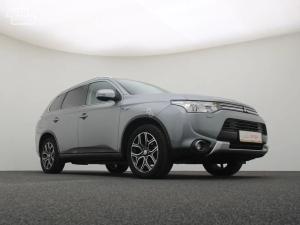 Grey Mitsubishi Outlander 2015 in Vilnius, with an engine capacity of 2.00 L and mileage of 227 thousand km for 10499 €, photo 12 on AUTOMOTO.COM.LV