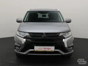 Grey Mitsubishi Outlander 2015 in Vilnius, with an engine capacity of 2.00 L and mileage of 253 thousand km for 11899 €, photo 4 on AUTOMOTO.COM.LV