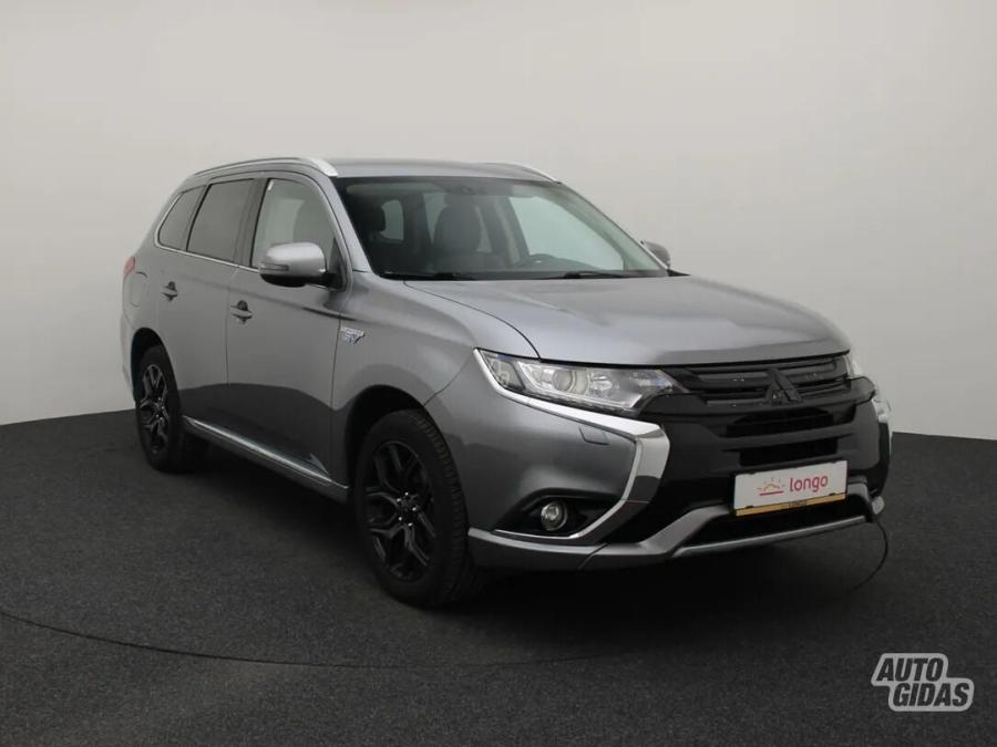 Grey Mitsubishi Outlander 2015 in Vilnius, with an engine capacity of 2.00 L and mileage of 253 thousand km for 11899 €, photo 11 on AUTOMOTO.COM.LV