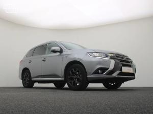 Grey Mitsubishi Outlander 2015 in Vilnius, with an engine capacity of 2.00 L and mileage of 253 thousand km for 11899 €, photo 12 on AUTOMOTO.COM.LV