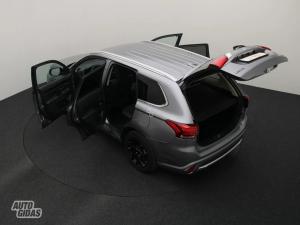 Grey Mitsubishi Outlander 2015 in Vilnius, with an engine capacity of 2.00 L and mileage of 253 thousand km for 11899 €, photo 14 on AUTOMOTO.COM.LV