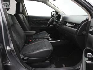 Grey Mitsubishi Outlander 2015 in Vilnius, with an engine capacity of 2.00 L and mileage of 253 thousand km for 11899 €, photo 15 on AUTOMOTO.COM.LV