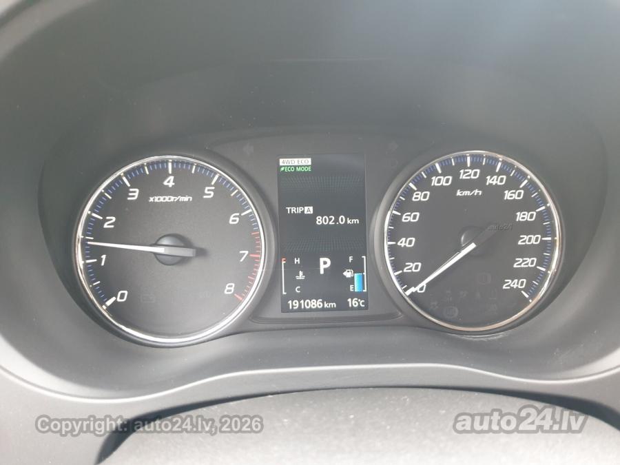 Grey Mitsubishi Outlander 2015 in Tallinn, with an engine capacity of 2.00 L and mileage of 191 thousand km for 11000 €, photo 10 on AUTOMOTO.COM.LV