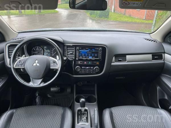 Pelēks Mitsubishi Outlander 2015 Rīga, ar dzinēja tilpumu 2.30 L un nobraukumu 0 tūkst. km par 5790 €, foto 10 vietnē AUTOMOTO.COM.LV