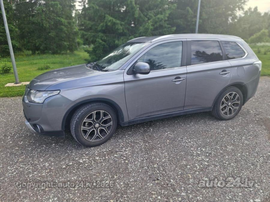 Pelēks Mitsubishi Outlander 2015 Tallina, ar dzinēja tilpumu 2.30 L un nobraukumu 313 tūkst. km par 7250 €, foto 1 vietnē AUTOMOTO.COM.LV