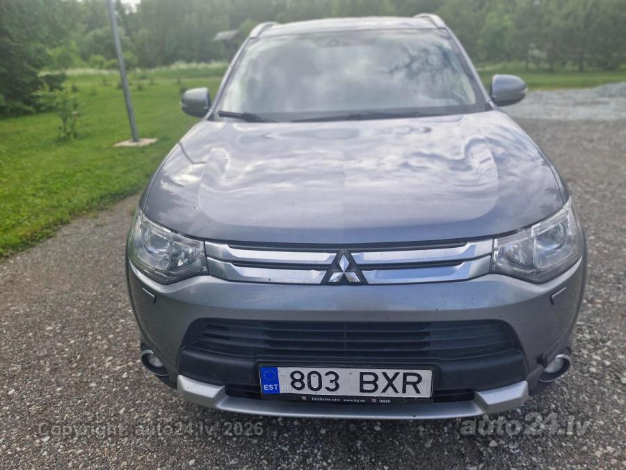 Pelēks Mitsubishi Outlander 2015 Tallina, ar dzinēja tilpumu 2.30 L un nobraukumu 313 tūkst. km par 7250 €, foto 3 vietnē AUTOMOTO.COM.LV