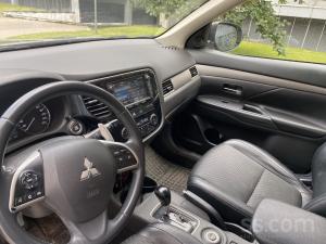 Grey Mitsubishi Outlander 2015 in Riga, with an engine capacity of 2.30 L and mileage of 241 thousand km for 8350 €, photo 6 on AUTOMOTO.COM.LV