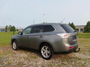 Grey Mitsubishi Outlander 2015 in Saldus, with an engine capacity of 2.20 L and mileage of 189 thousand km for 8500 €, photo 5 on AUTOMOTO.COM.LV