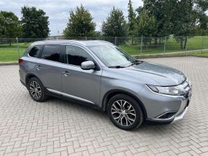 Grey Mitsubishi Outlander 2015 in Radviliskis, with an engine capacity of 2.27 L and mileage of 266 thousand km for 8950 €, photo 8 on AUTOMOTO.COM.LV