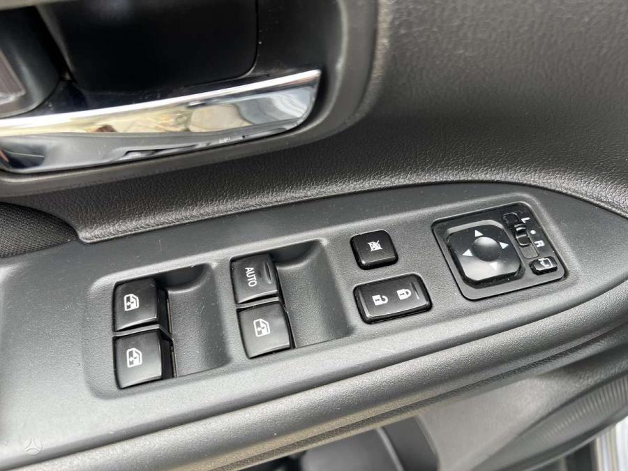 Grey Mitsubishi Outlander 2015 in Radviliskis, with an engine capacity of 2.27 L and mileage of 266 thousand km for 8950 €, photo 16 on AUTOMOTO.COM.LV