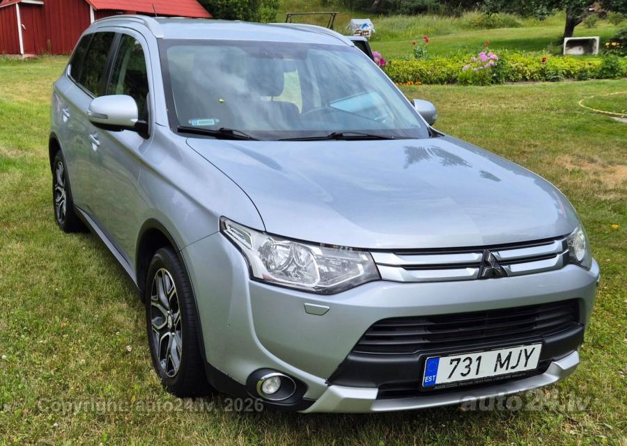 Grey Mitsubishi Outlander 2015 in Tallinn, with an engine capacity of 2.00 L and mileage of 179 thousand km for 8990 €, photo 3 on AUTOMOTO.COM.LV