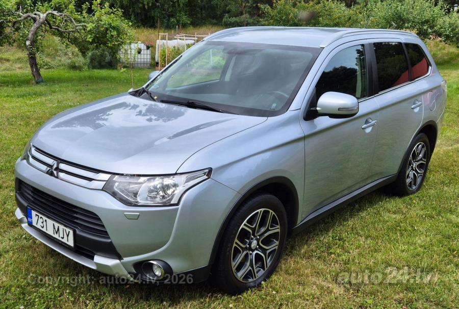Grey Mitsubishi Outlander 2015 in Tallinn, with an engine capacity of 2.00 L and mileage of 179 thousand km for 8990 €, photo 4 on AUTOMOTO.COM.LV