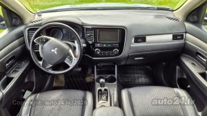 Grey Mitsubishi Outlander 2015 in Tallinn, with an engine capacity of 2.00 L and mileage of 179 thousand km for 8990 €, photo 7 on AUTOMOTO.COM.LV
