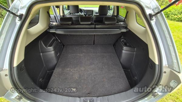 Pelēks Mitsubishi Outlander 2015 Tallina, ar dzinēja tilpumu 2.00 L un nobraukumu 179 tūkst. km par 8990 €, foto 8 vietnē AUTOMOTO.COM.LV