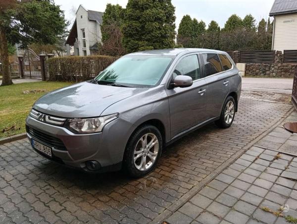 Pelēks Mitsubishi Outlander 2015 Viļņa, ar dzinēja tilpumu 2.40 L un nobraukumu 283 tūkst. km par 6800 €, foto 1 vietnē AUTOMOTO.COM.LV