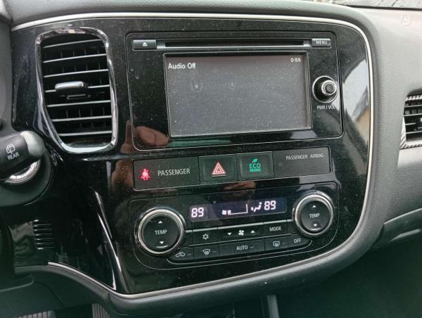 Pelēks Mitsubishi Outlander 2015 Viļņa, ar dzinēja tilpumu 2.40 L un nobraukumu 283 tūkst. km par 6800 €, foto 7 vietnē AUTOMOTO.COM.LV